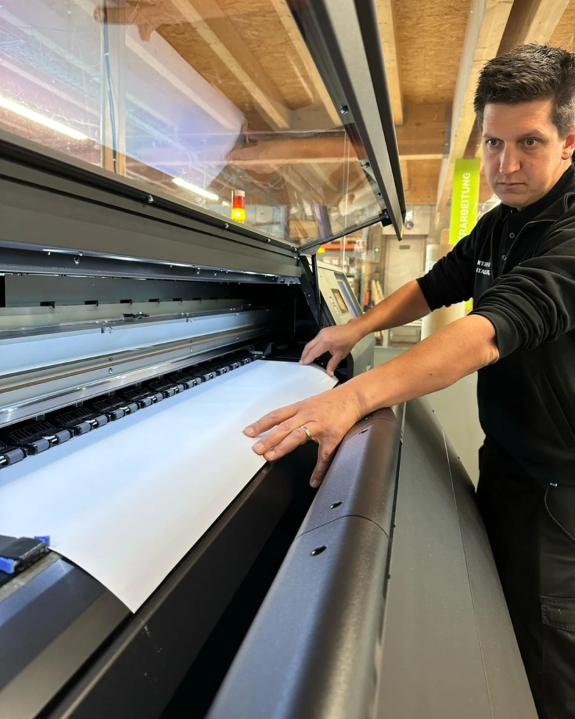 Produktionsleiter Markus Jost stellt sein Know-how unter Beweis